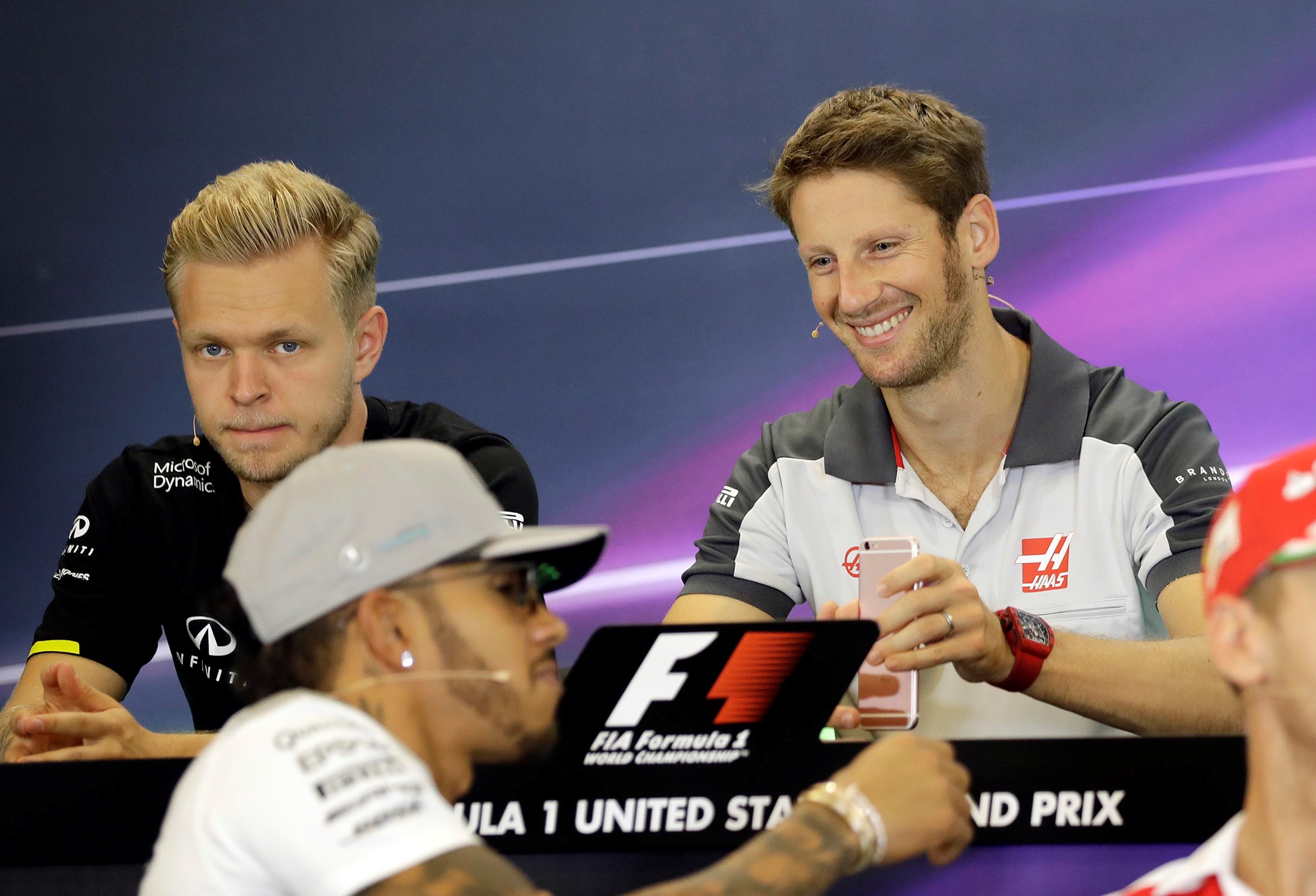 F1: Lewis Hamilton and Snapchat - Driven Car Guide