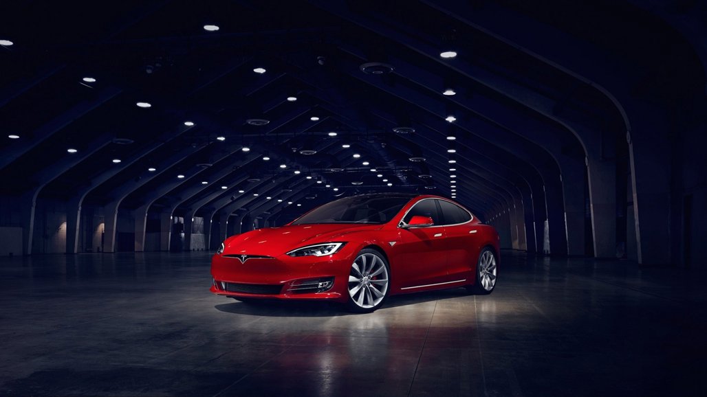 New Teslas one step closer to full self-driving capability - Driven Car ...