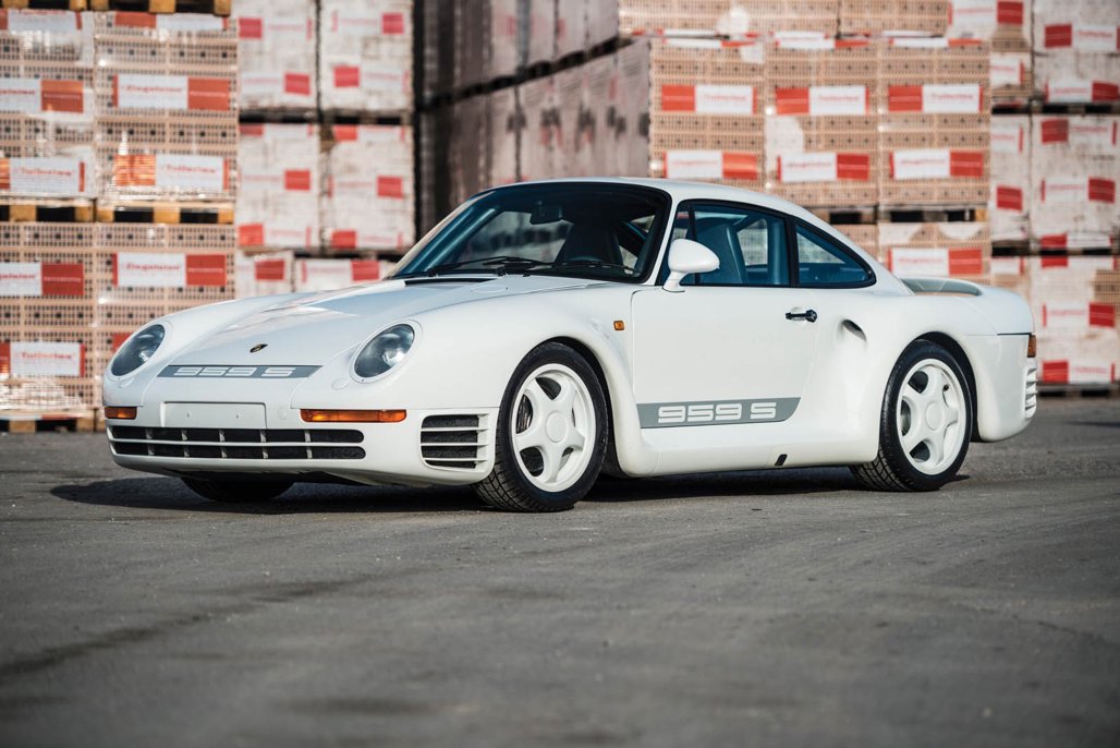 Porsche so clean you could eat off it makes history - Driven Car Guide