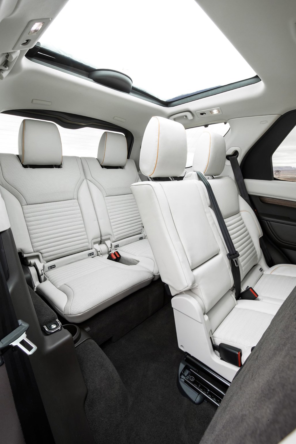 Land Rover Discovery: Disco rocks it - Driven Car Guide