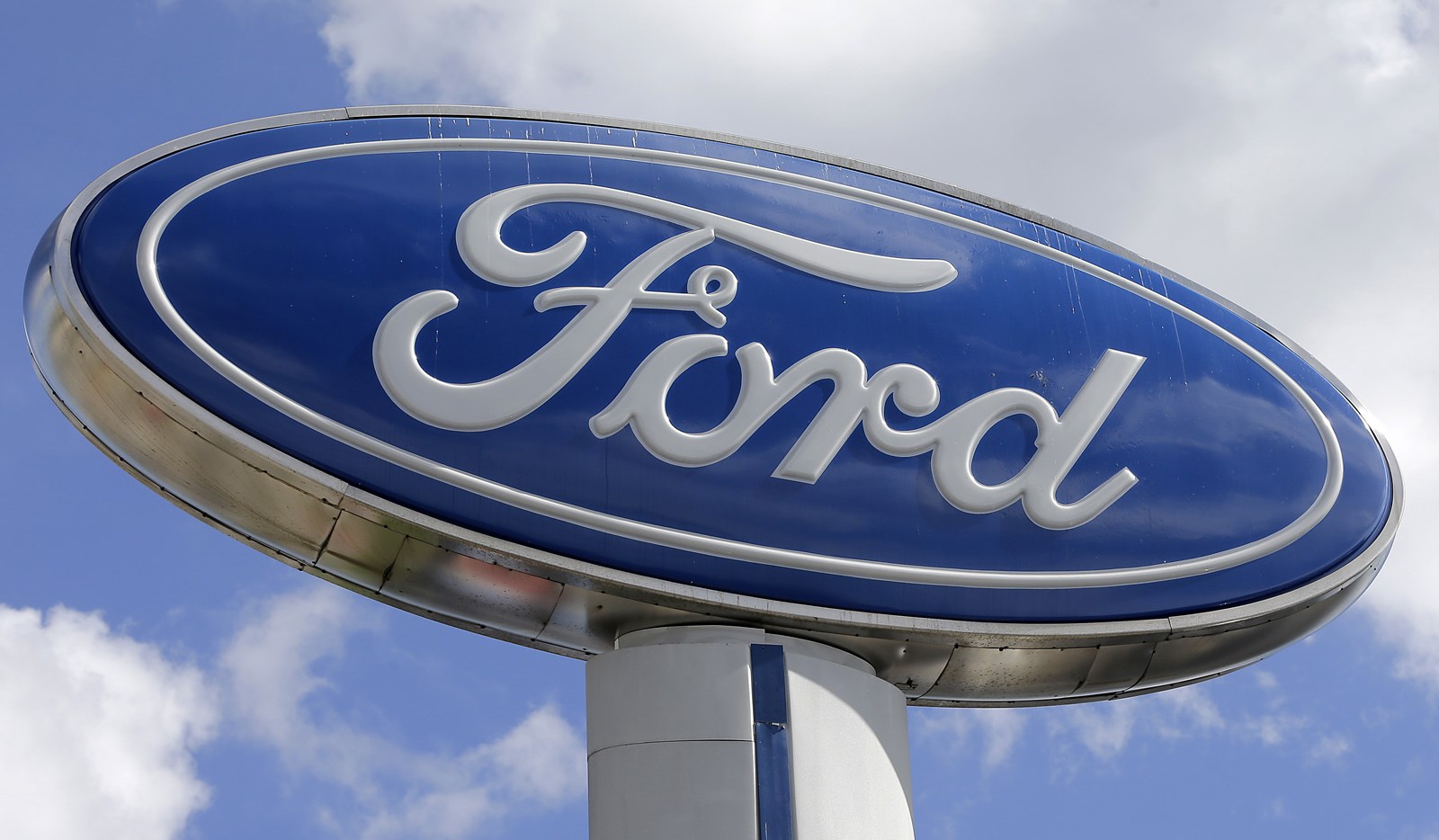 Ford hire 400 employees from BlackBerry - Driven Car Guide