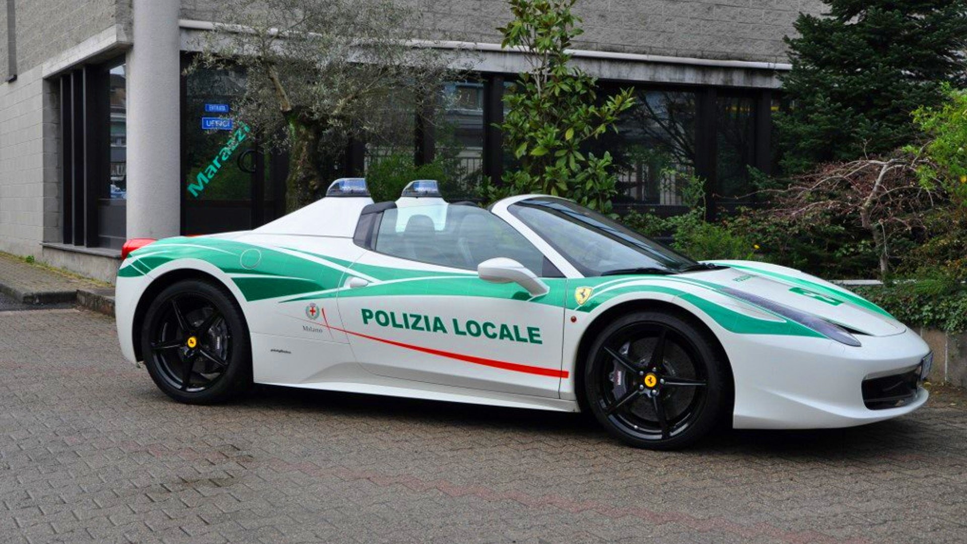 Police seize Italian mafia Ferrari 458, turn it into a polic - Driven ...