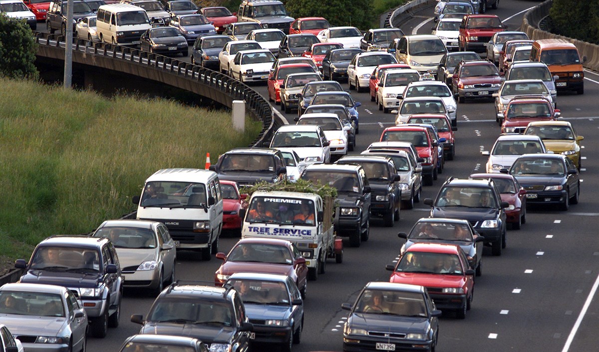 Commuter chaos: Auckland traffic at standstill - Driven Car Guide