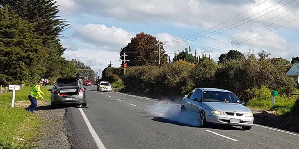 Photo captures moment police spike fleeing driver's tyres - Driven Car ...