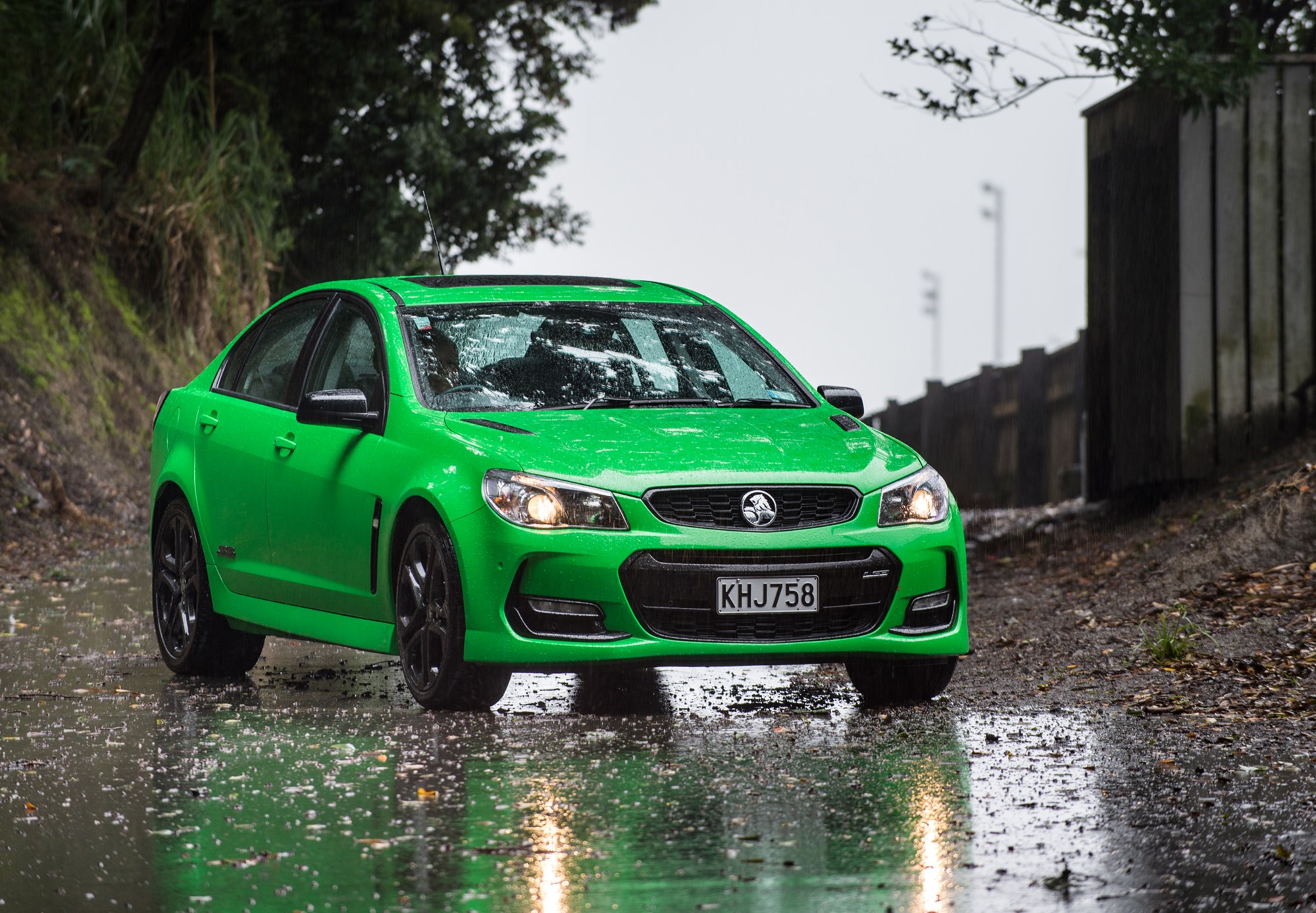 A V8 that shakes you: Holden's Commodore SS-V Redline tested - Driven ...