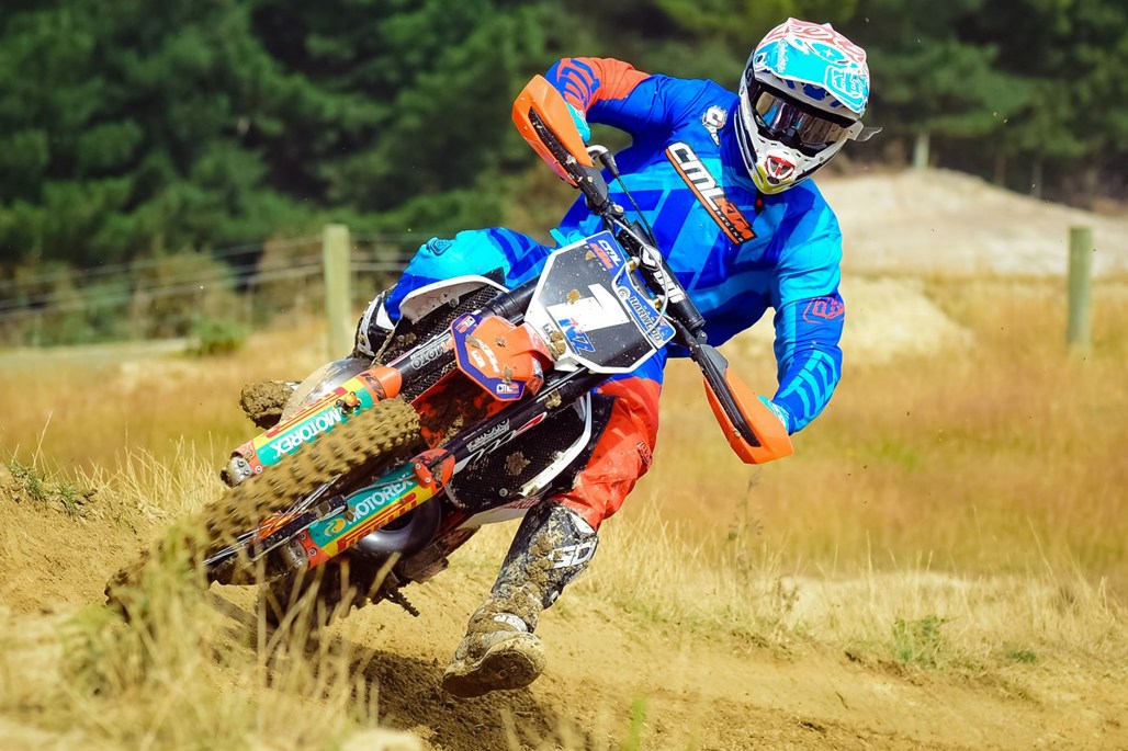 Hamish Harwood hunting down another Australian motocross tit - Driven ...