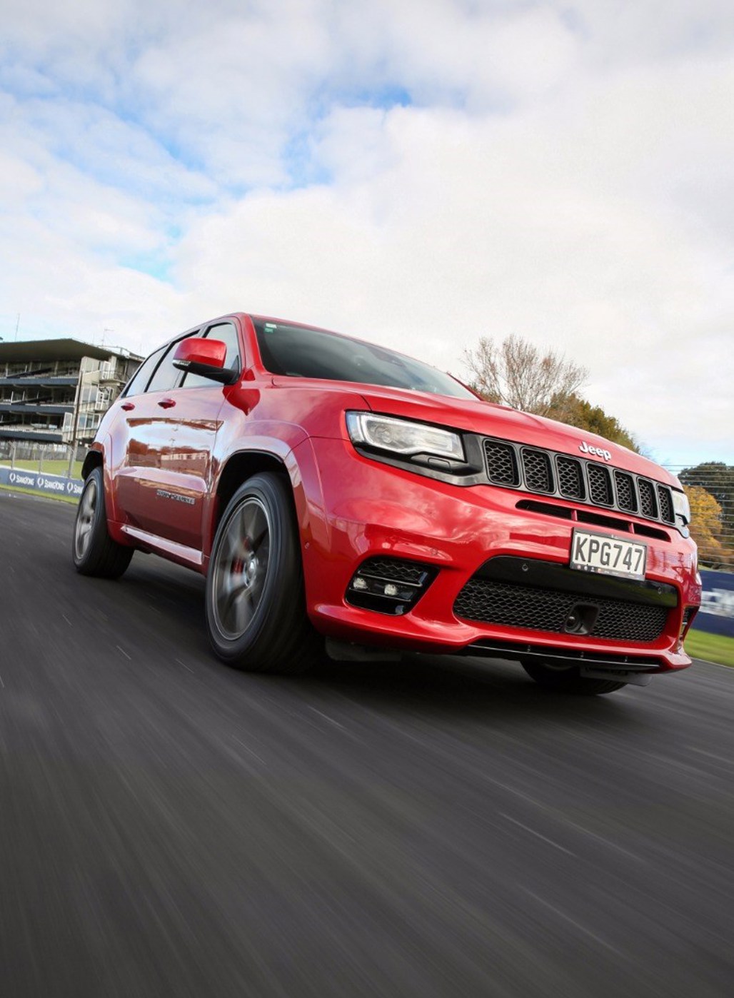 Meet Jekyll & Hyde: we thrash Jeep's new Grand Cherokee duo - Driven ...