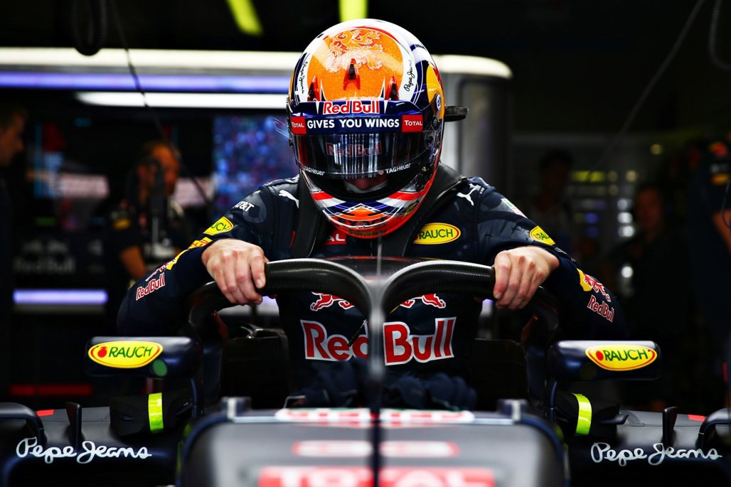 F1 drivers divided over 'halo' cockpit device next season - Driven Car ...