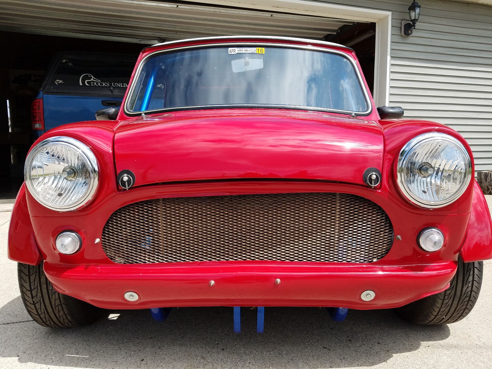Brilliance or blasphemy? A British icon fitted with a VTEC h - Driven ...