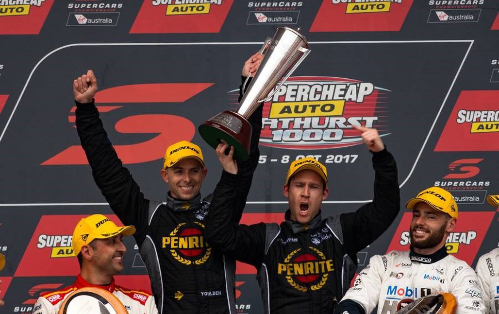 Reynolds claims stunning Bathurst win - Driven Car Guide