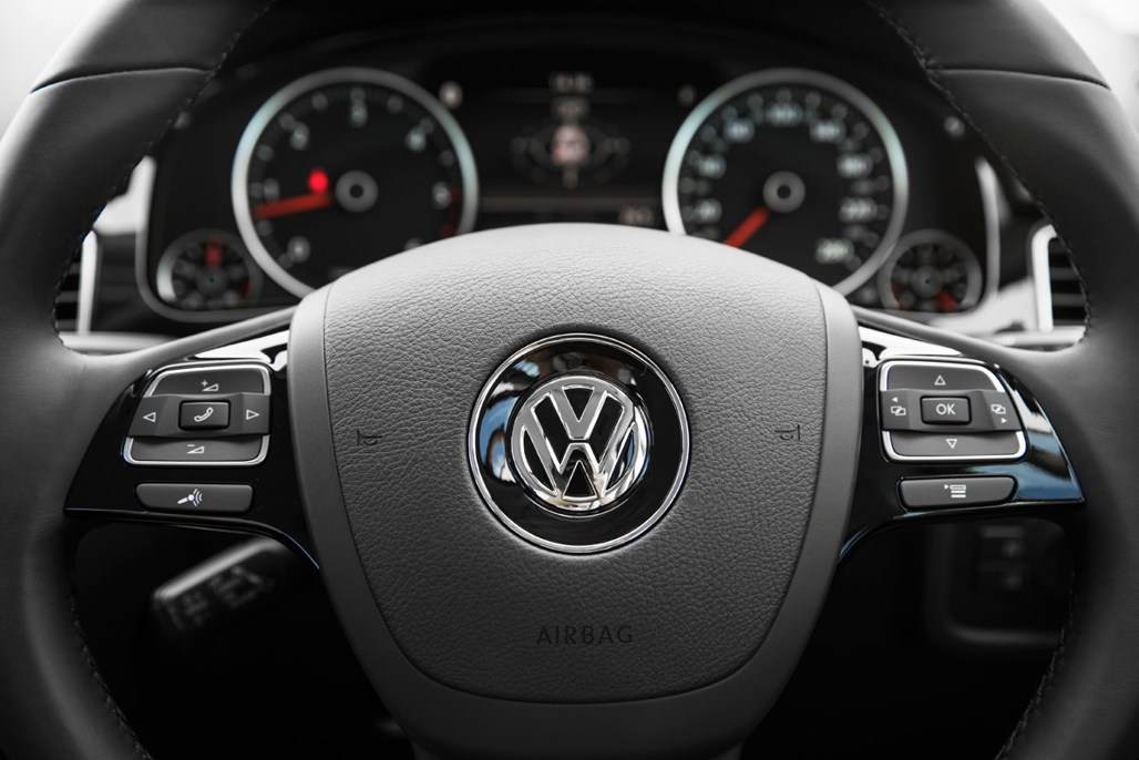 VW Touareg TDI V8 R-Line: sheep's clothing - Driven Car Guide