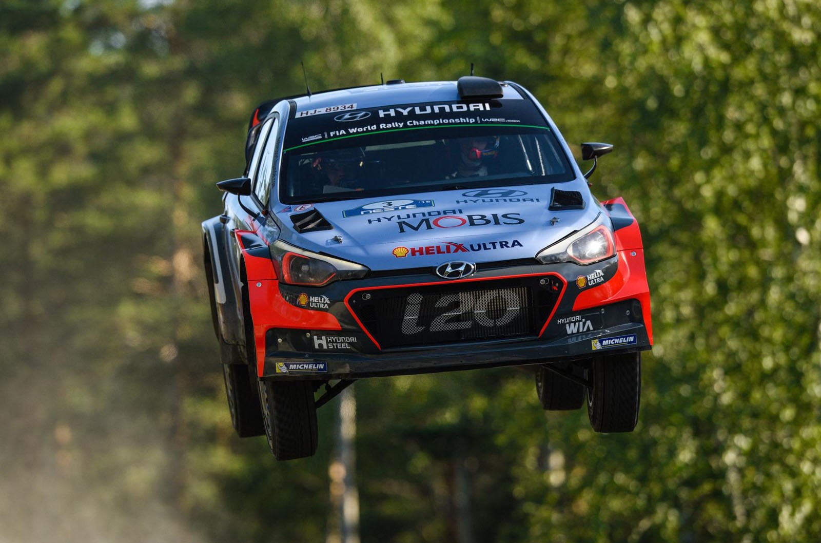 Day-specific approach for Paddon in Rally GB - Driven Car Guide