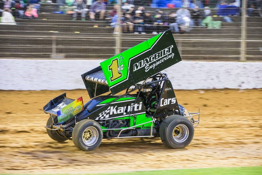 Larsen, Hunnibell star in drama-filled opener - Driven Car Guide