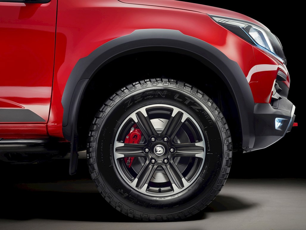 First drive: we get behind the wheel of the new HSV SportsCa - Driven ...