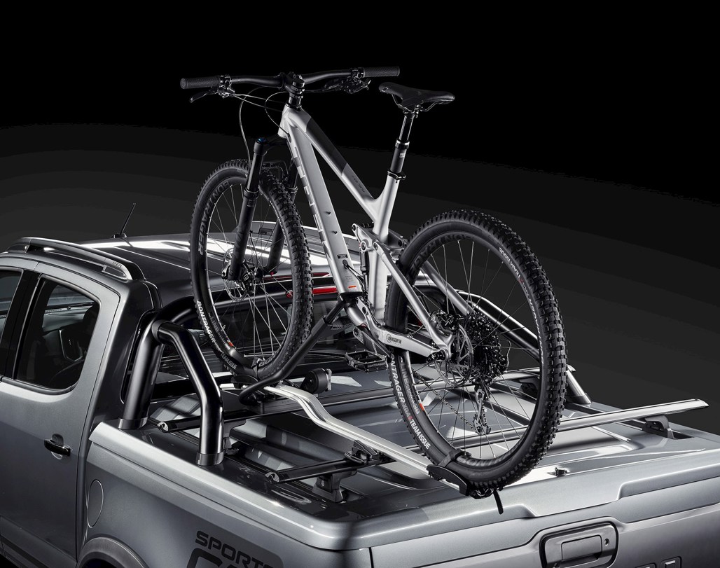 First drive: we get behind the wheel of the new HSV SportsCa - Driven ...