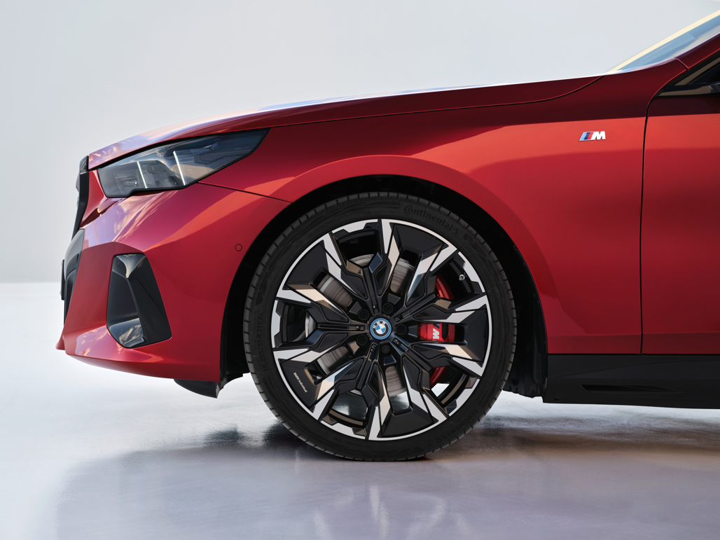 BMW i5 revealed for NZ - Driven Car Guide