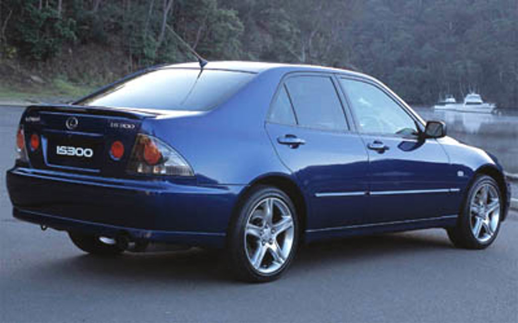 LEXUS IS 300 - Driven Car Guide