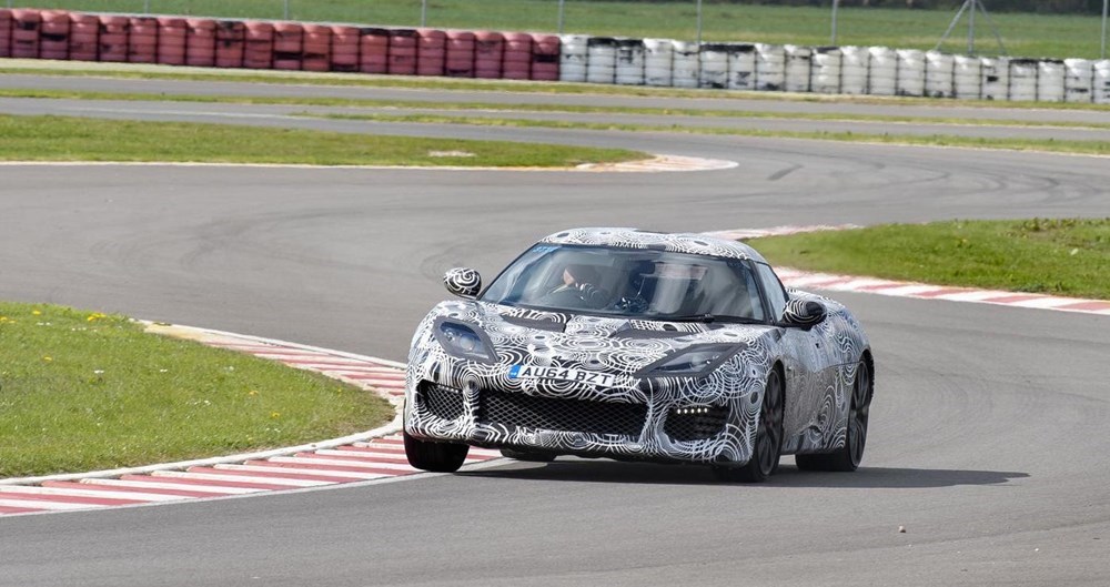 Lotus Evora 400 smashes Evora S lap time at Hethel test trac - Driven ...
