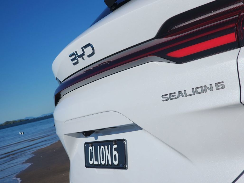 BYD Sealion 6 Dynamic PHEV review: Chinese 'super hybrid' takes aim at ...