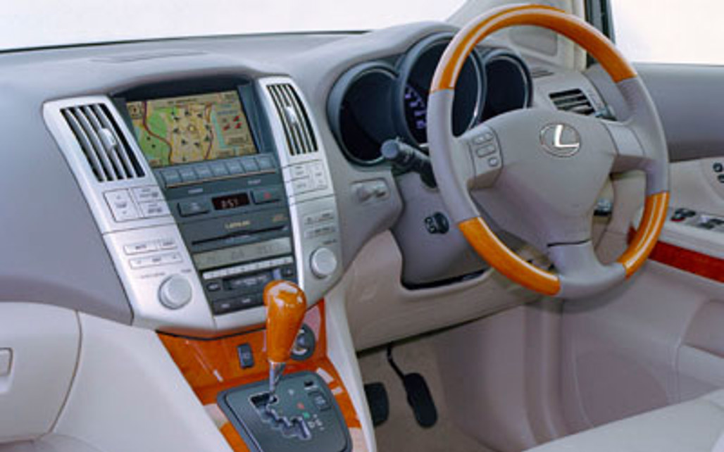 LEXUS RX 330 - Driven Car Guide