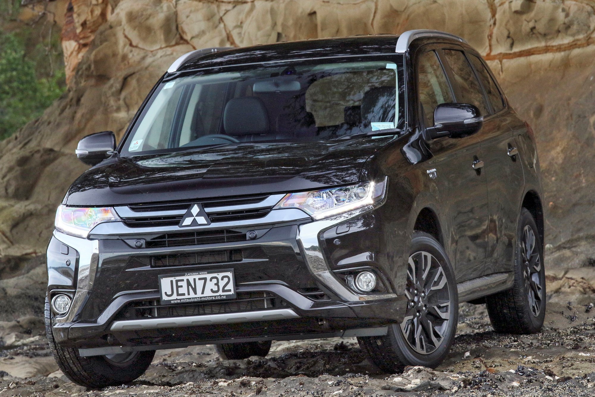 Road Tests: Outlander out in front - Driven Car Guide