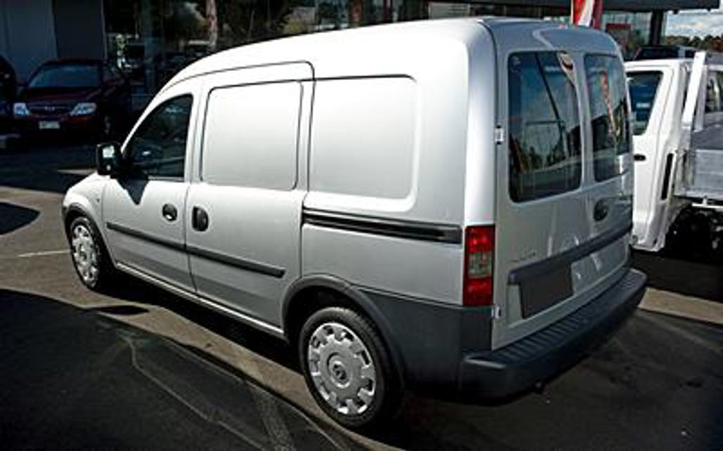 HOLDEN COMBO - Driven Car Guide