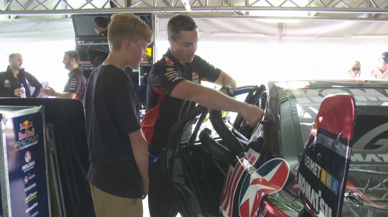 Bathurst champion Craig Lowndes teams up with the Make a Wis - Driven Car Guide