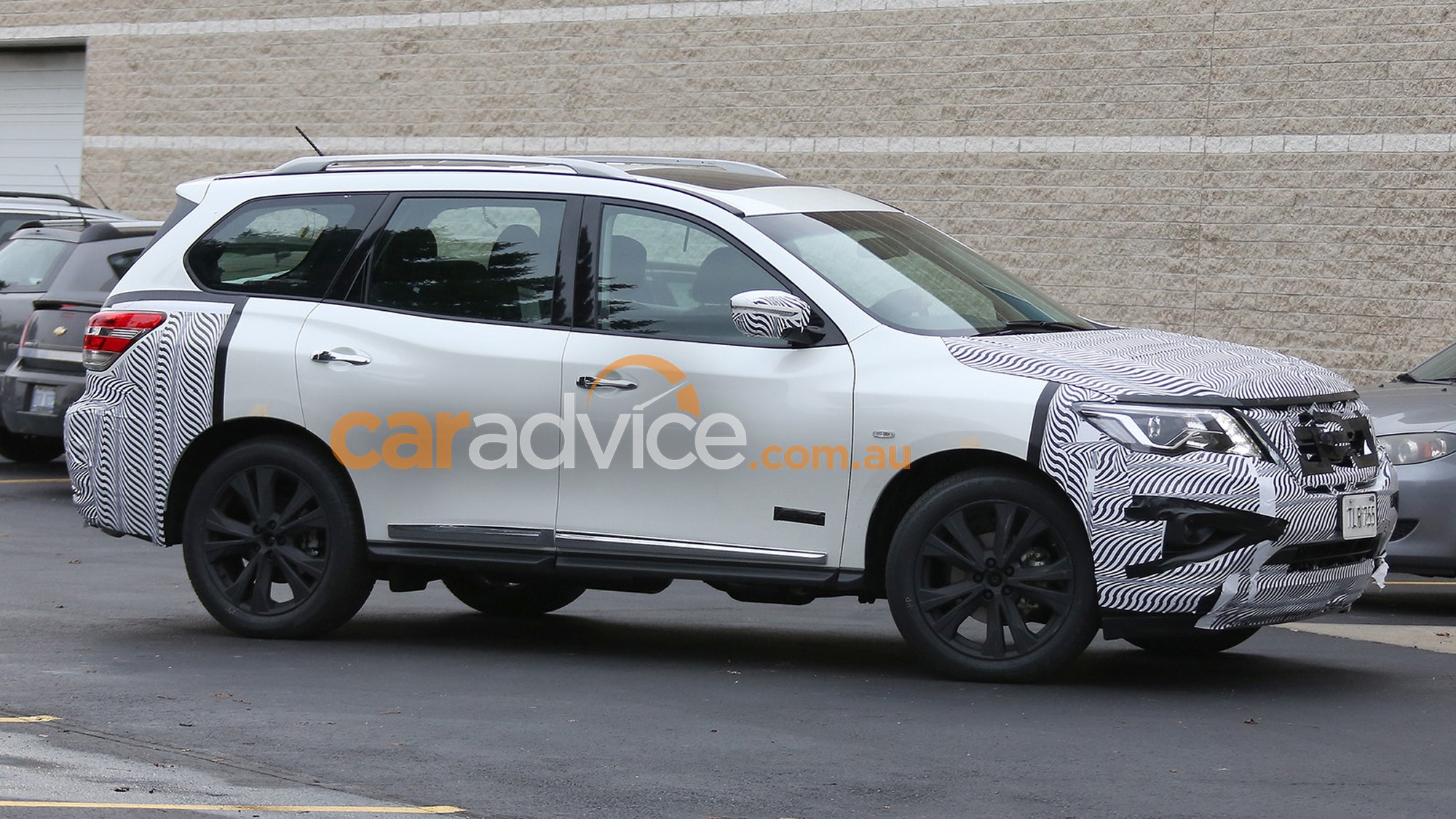 2016 Nissan Pathfinder spied testing - Driven Car Guide