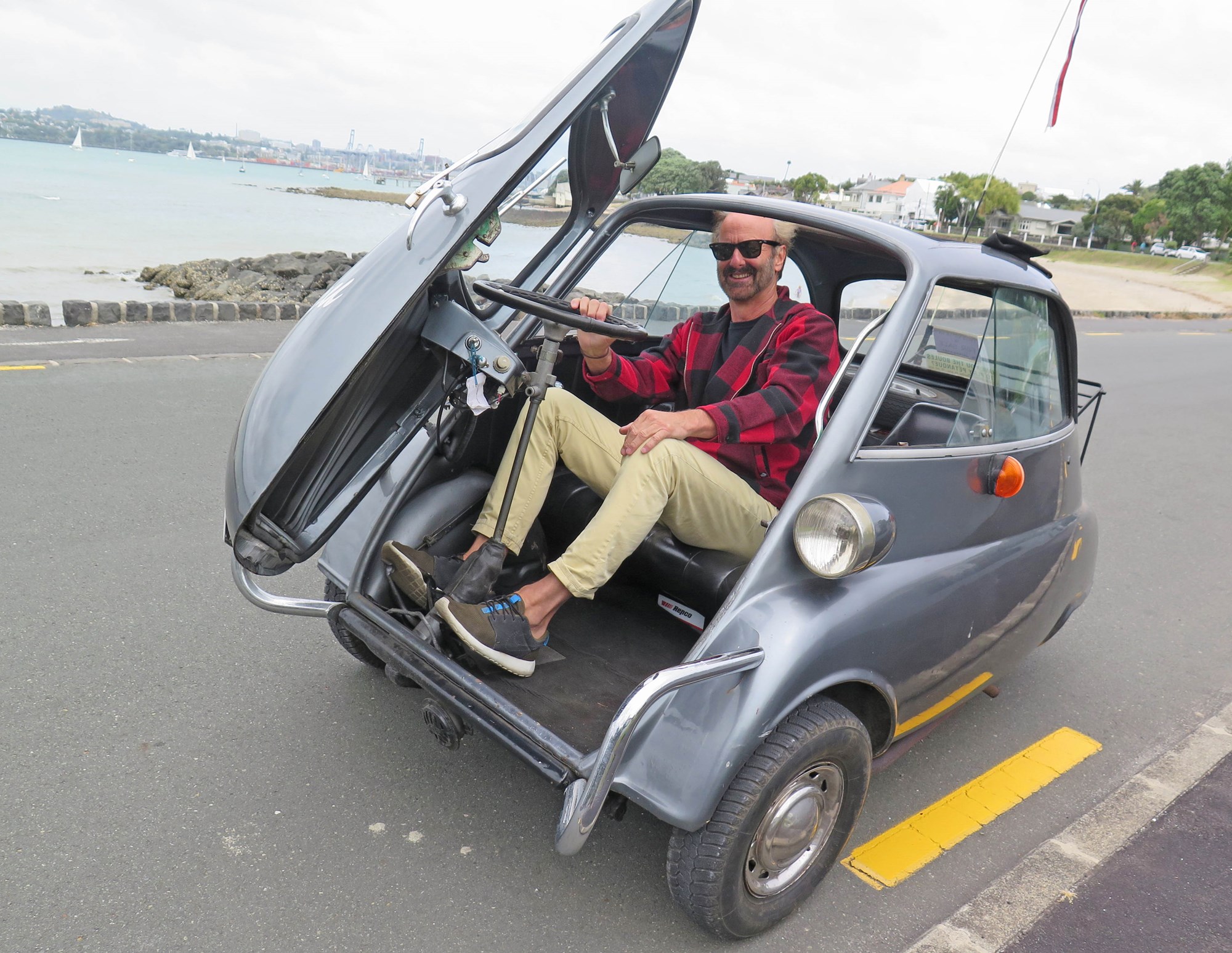 Classic Cars: Having a ball in baby Beemer - Driven Car Guide