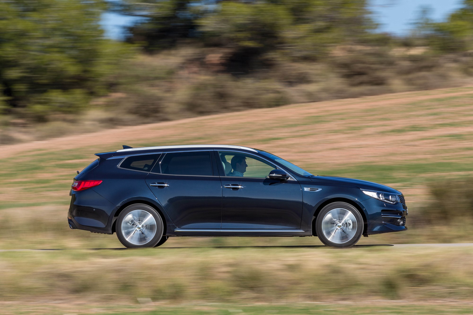 Kia Optima Sportswagon revealed - Driven Car Guide