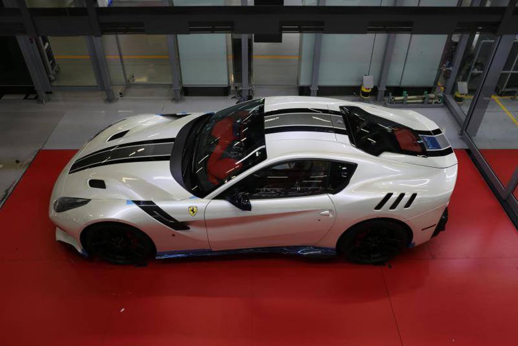 Gordon Ramsay shows off his limited edition $816,000 Ferrari - Driven ...