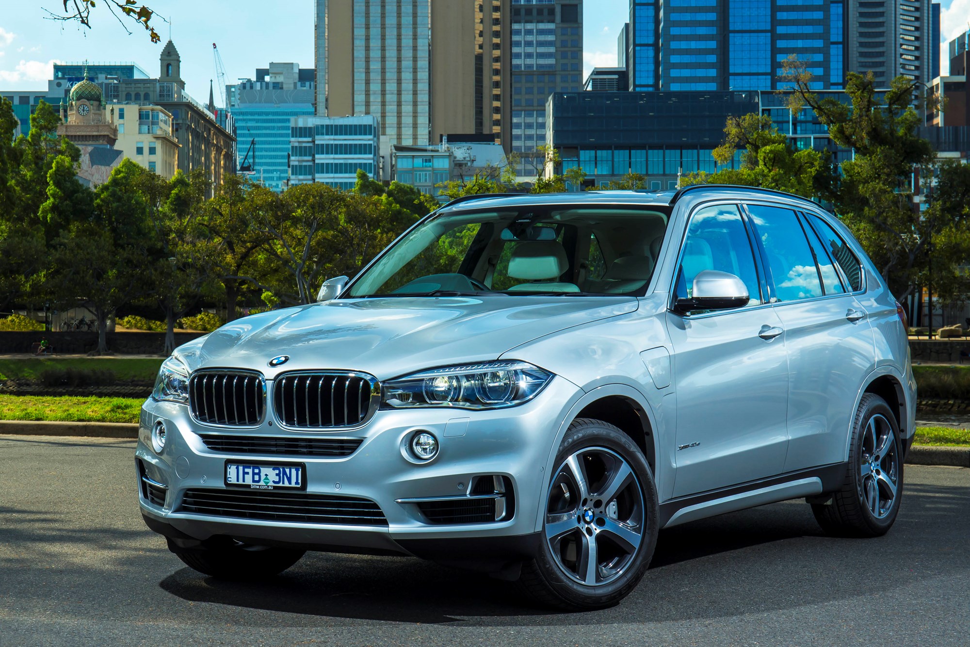 BMW adds hybrids to line-up - Driven Car Guide
