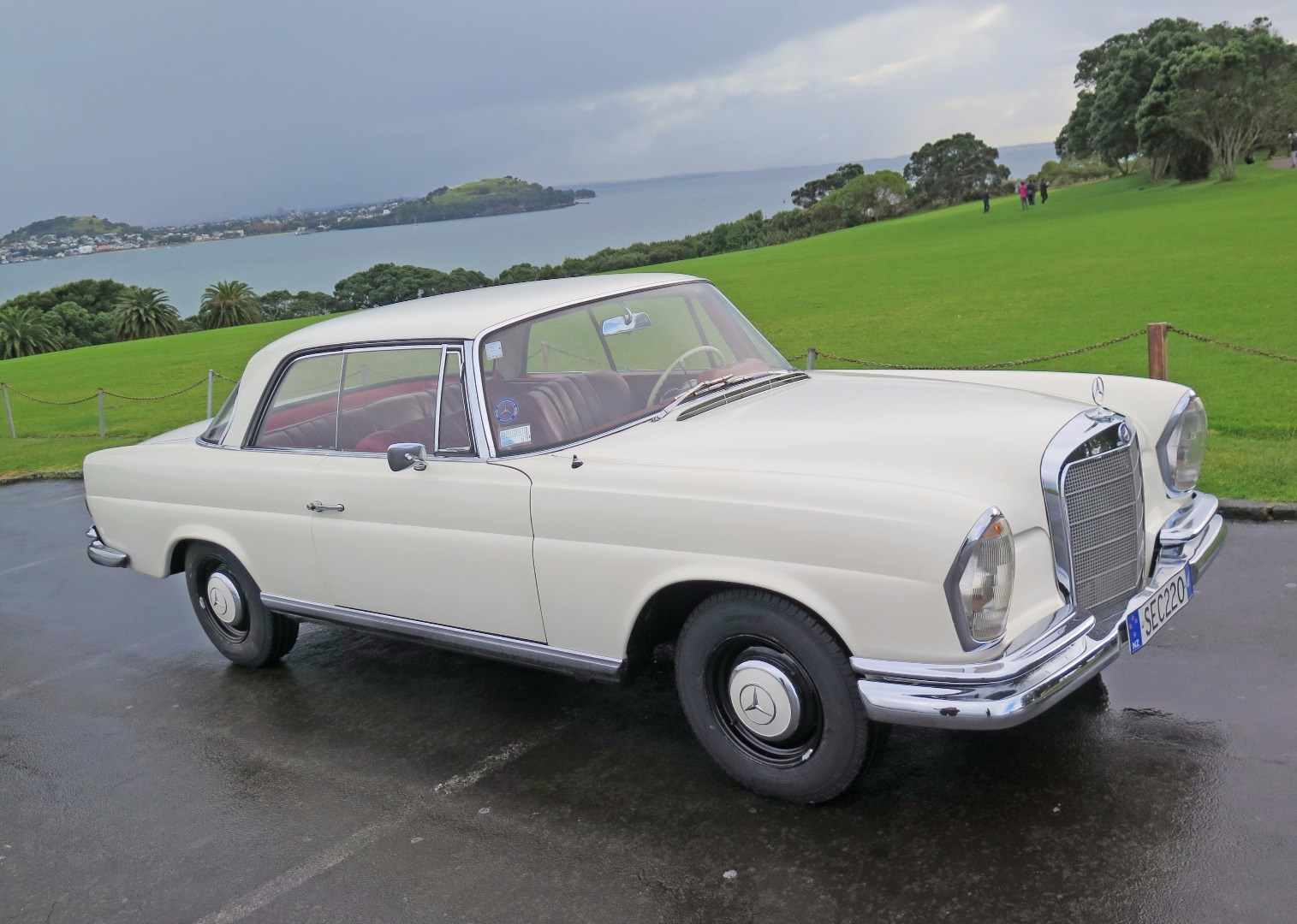 This Mercedes-Benz 220S will be driven to the extreme - Driven Car Guide
