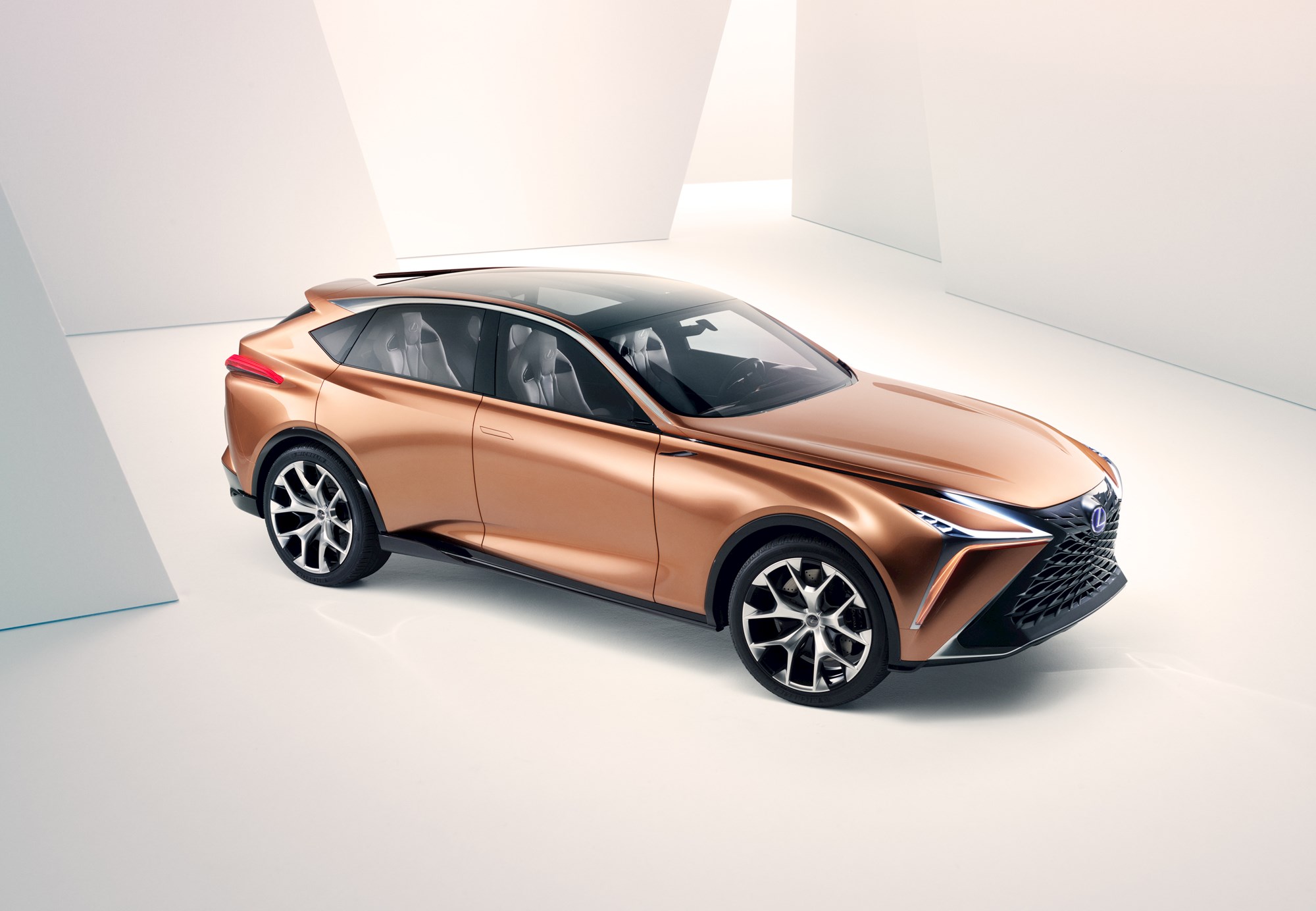 Lexus wants to redefine crossovers with LF-1 Limitless conce - Driven ...