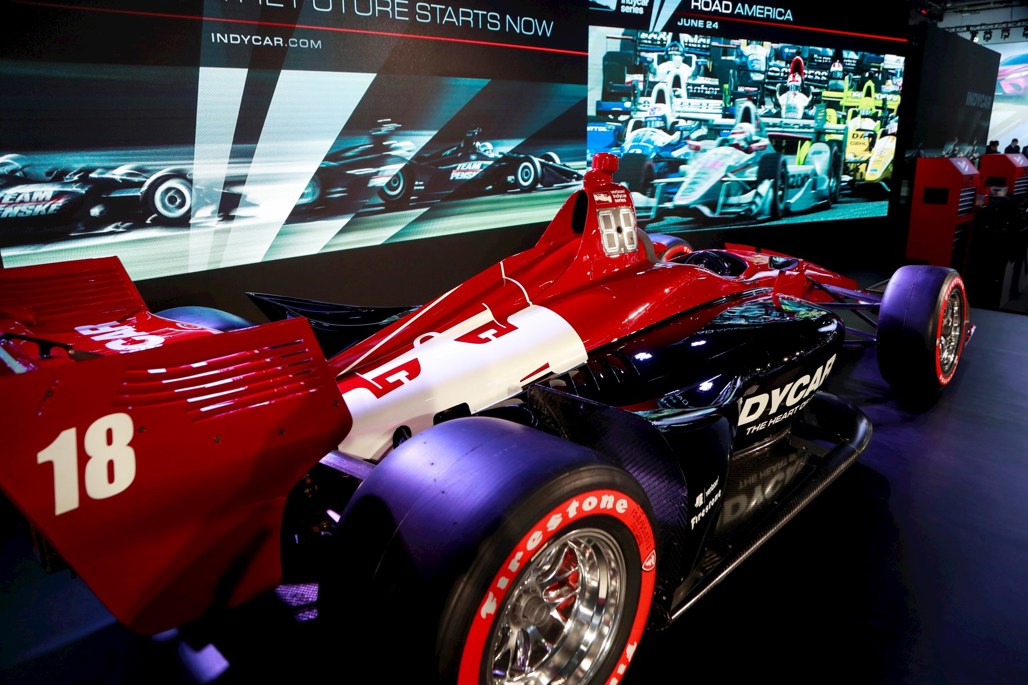 IndyCar unveil 2018 car with road course body kit in Detroit - Driven ...