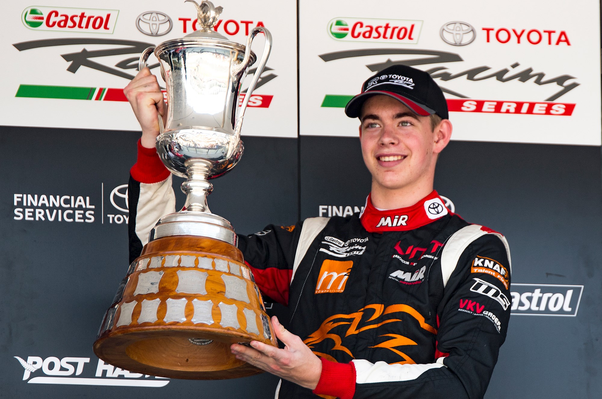 Dutch ace dominates New Zealand Motor Cup at Hampton Downs - Driven Car ...