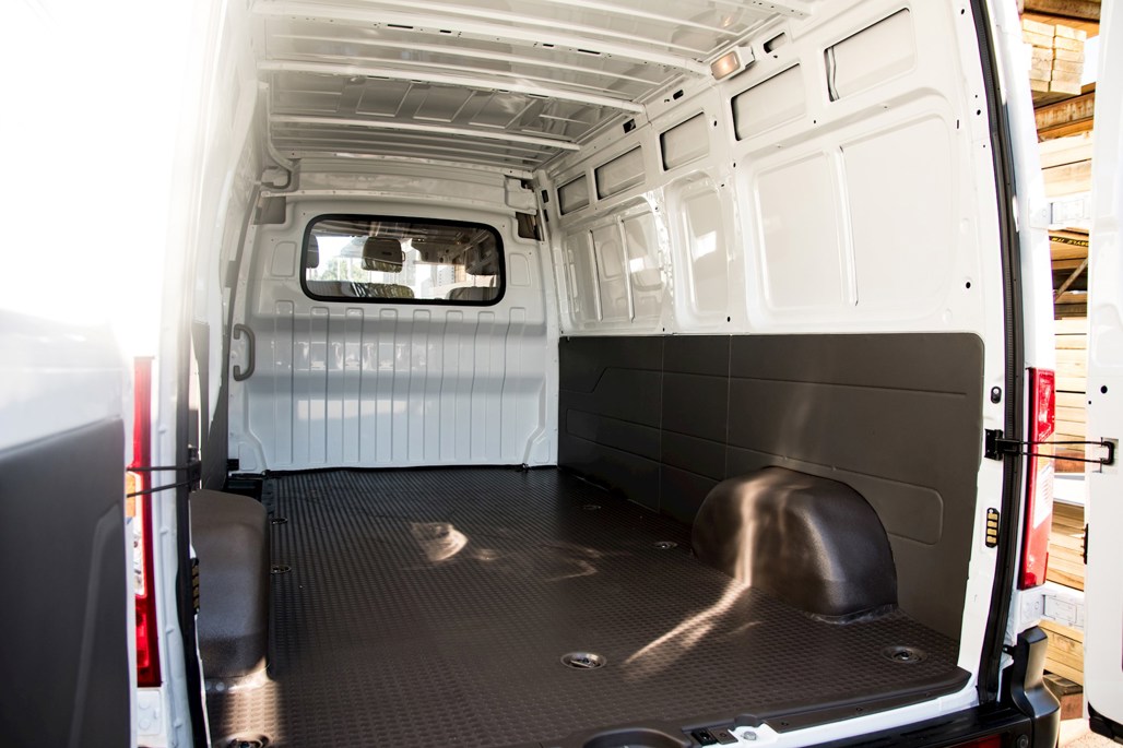 Green van, man: we put the fully electric LDV EV80 to the te - Driven ...