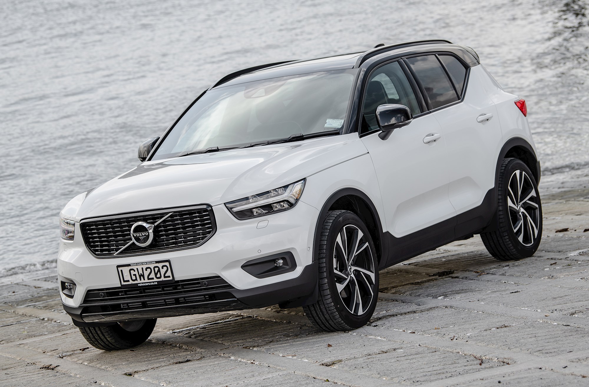 Volvo vows that half of what they sell by 2025 will be elect - Driven ...