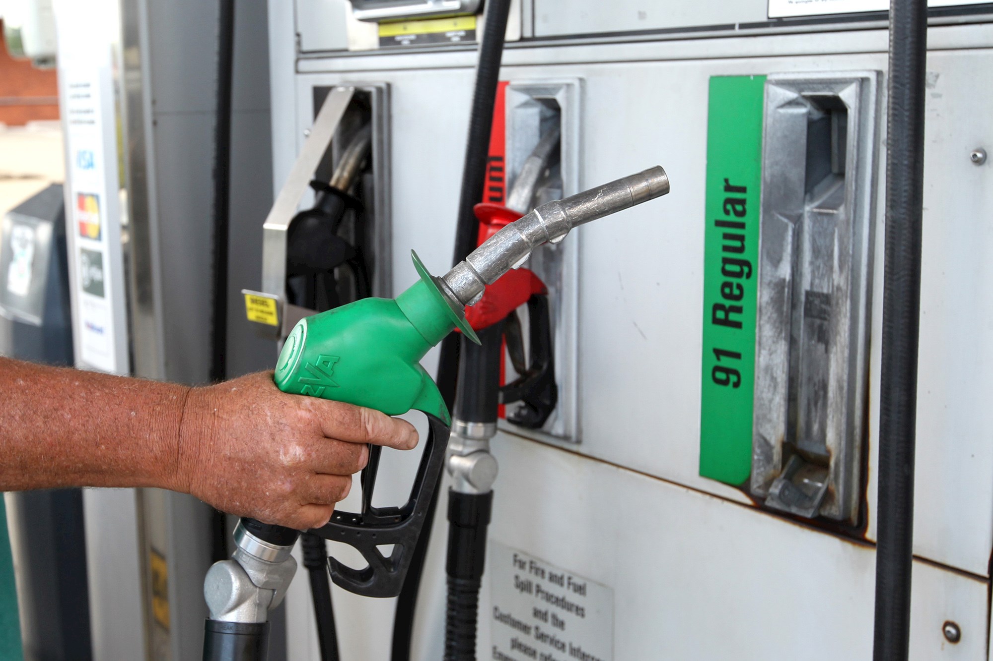 Approved: 11.5c fuel tax to hit Auckland motorists from July - Driven ...