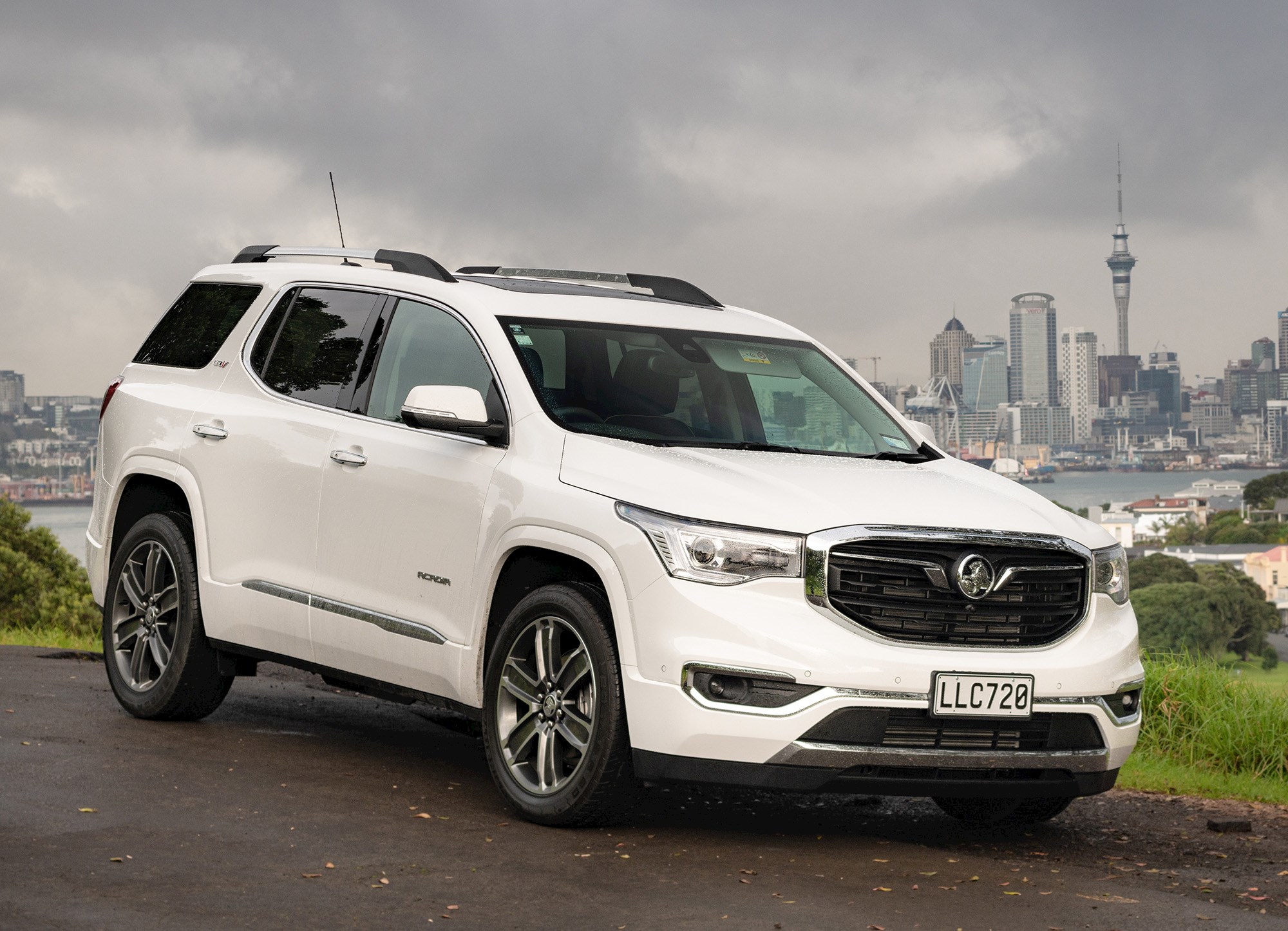 Exclusive: First drive of Holden Acadia seven-seat SUV in NZ - Driven ...