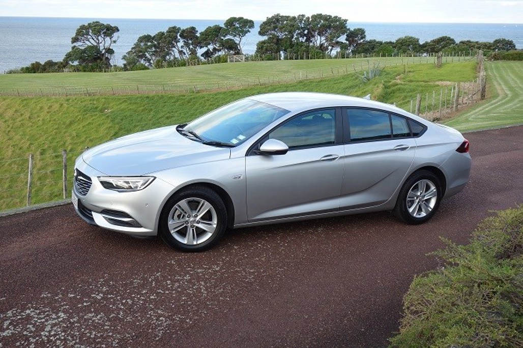 New Holden ZB Commodore diesel puts frugality first - Driven Car Guide