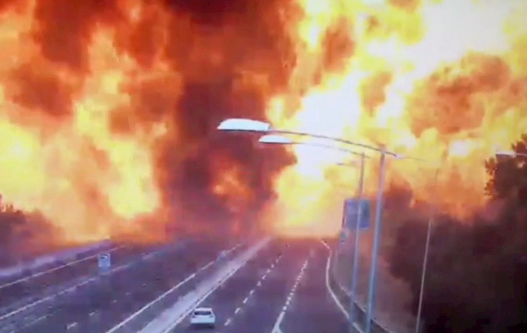 Watch: Tanker explodes after accident on Italian highway - Driven Car Guide