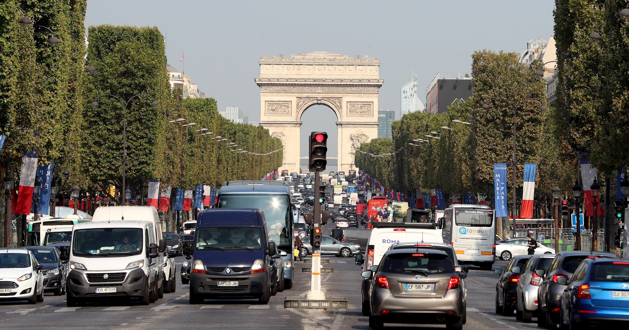 Paris bans cars one Sunday a month to improve air quality - Driven Car ...