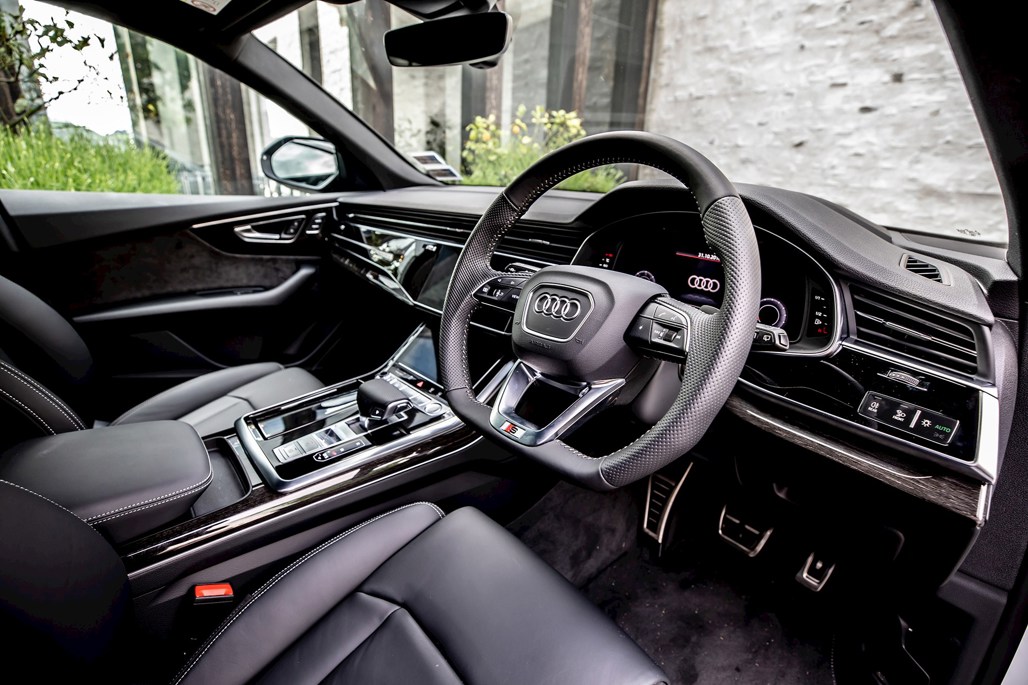Audi Q8 road test: New flagship SUV is pure elegance inside - Driven ...