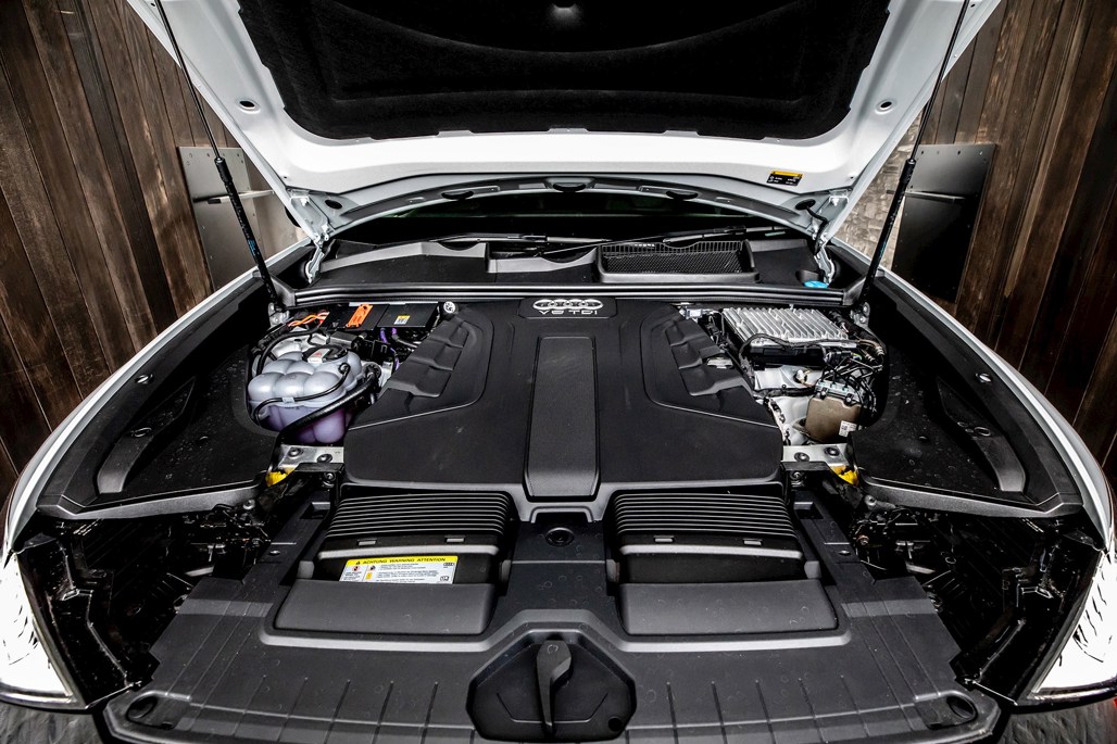 Audi Q8 road test: New flagship SUV is pure elegance inside - Driven ...