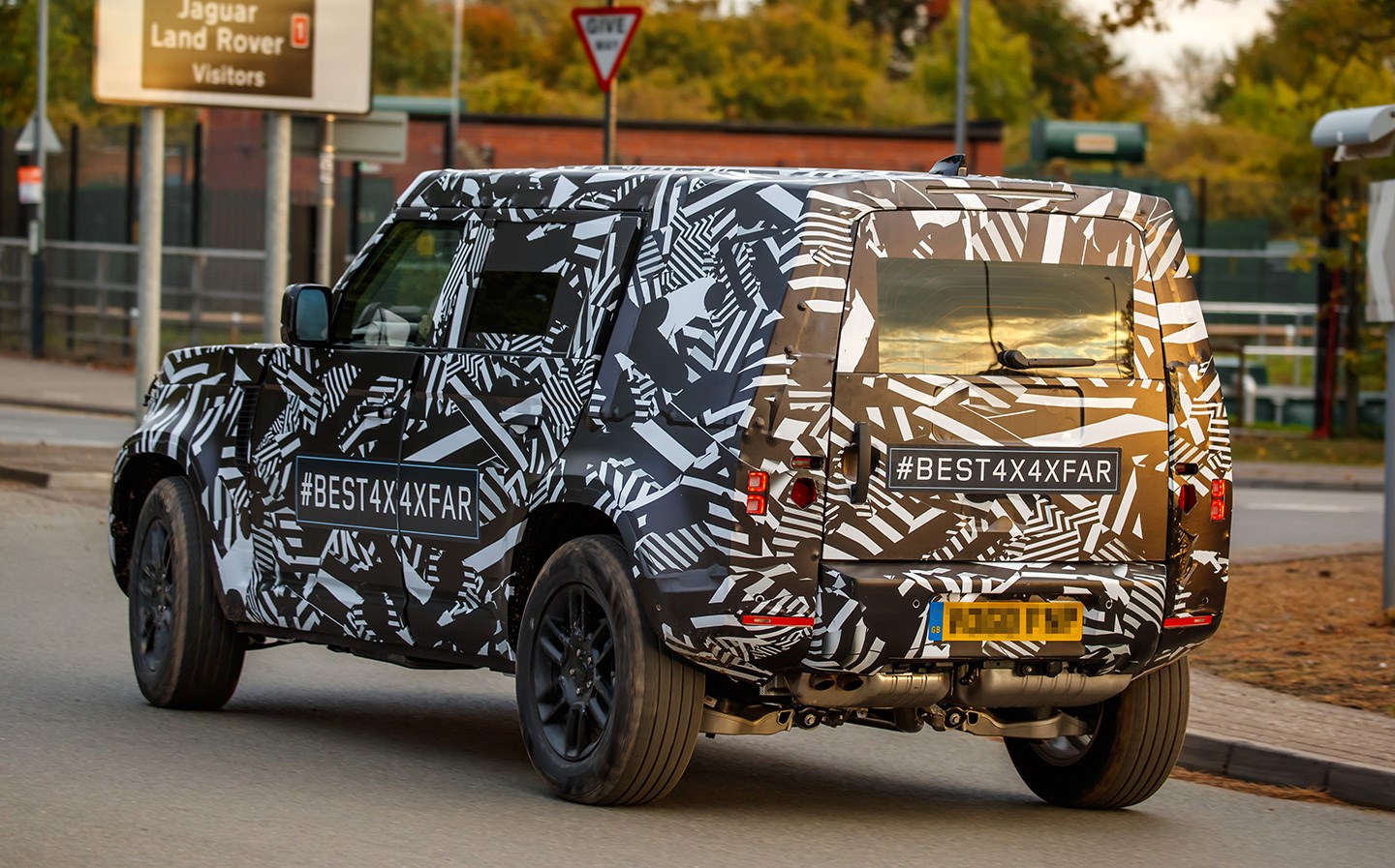 Good Oil: New Land Rover Defender “moves the game along” - Driven Car Guide