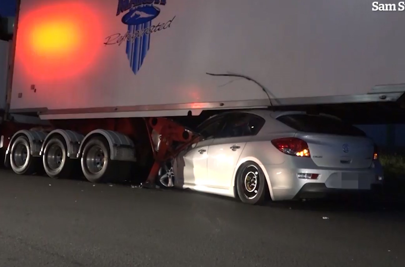Incredible escape: Car wedged under truck, driver cheats ser - Driven ...