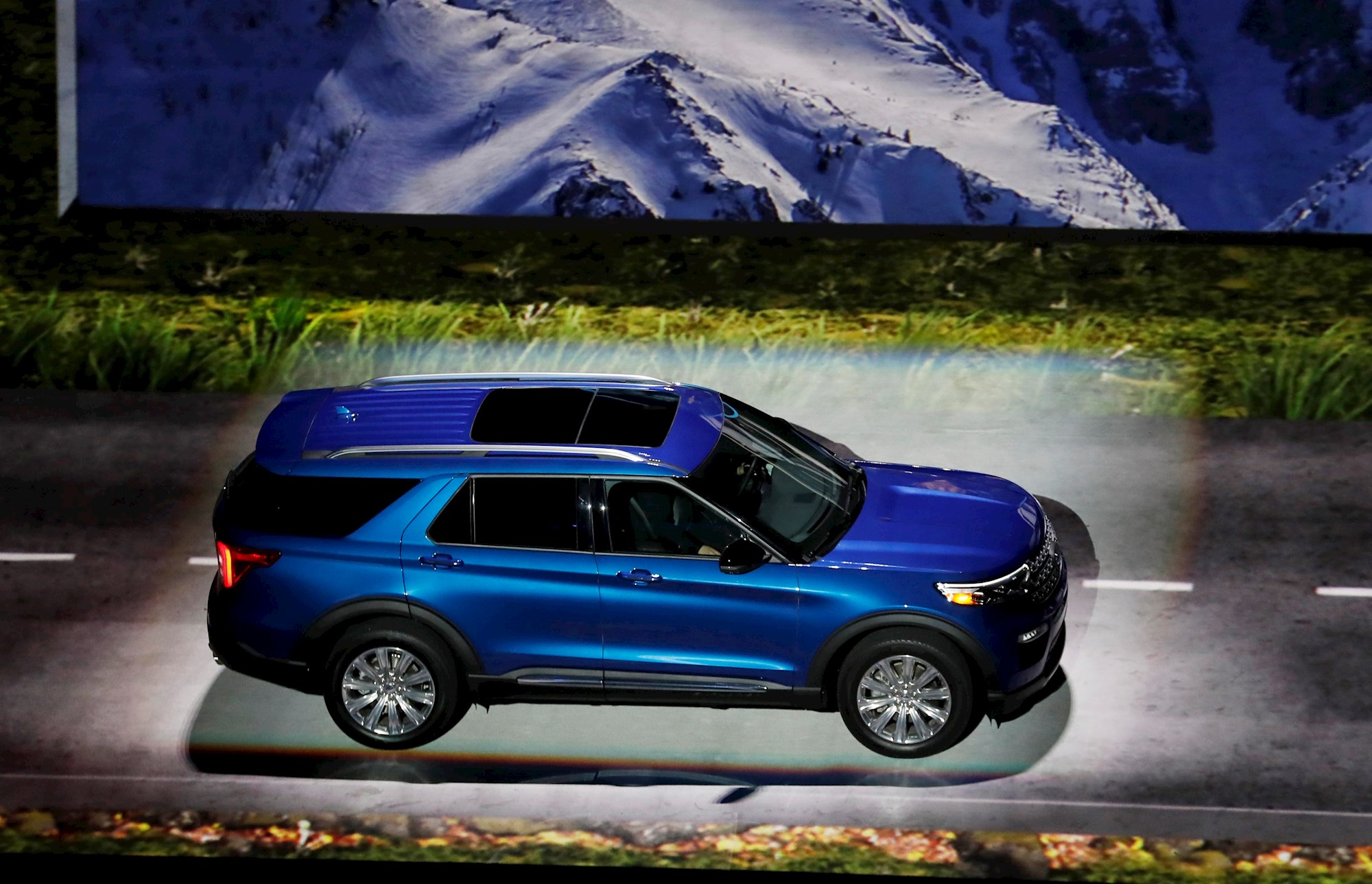 Ford and Cadillac SUVs feature at Detroit Auto Show - Driven Car Guide