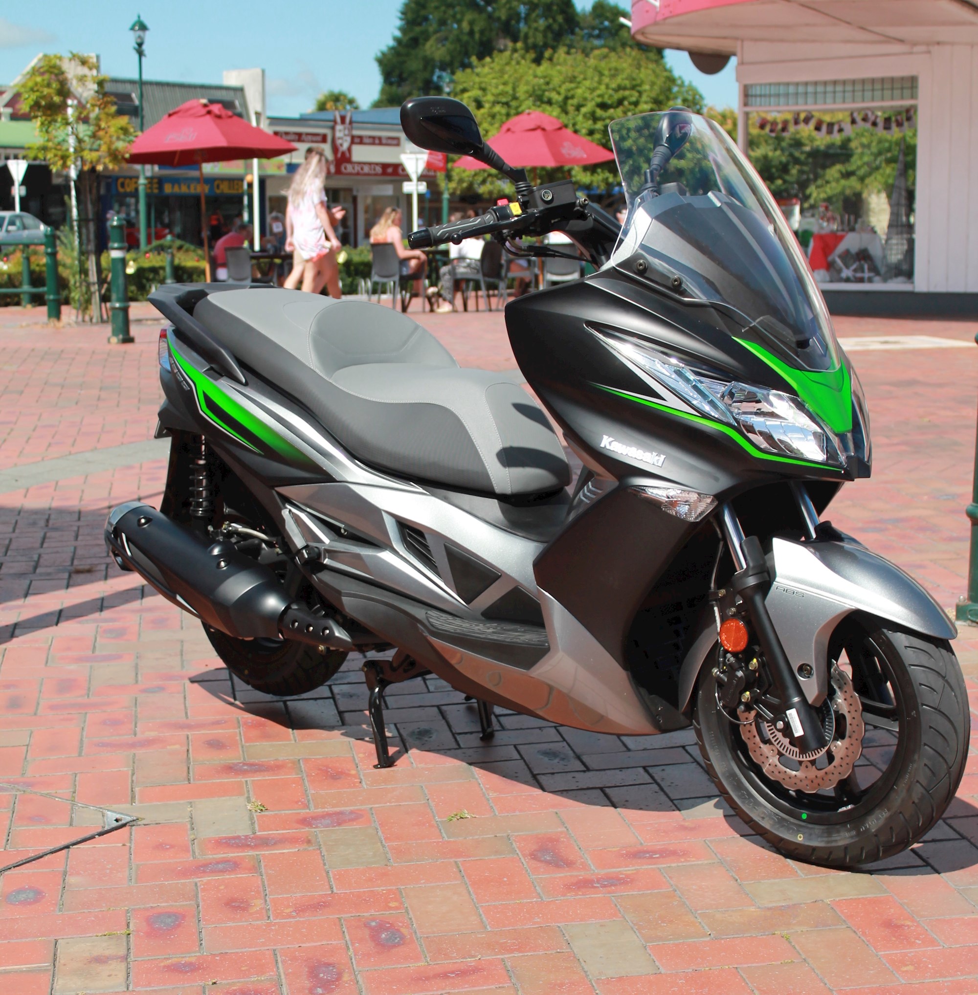 Kawasaki J300: Scootering’s best-kept secret? - Driven Car Guide