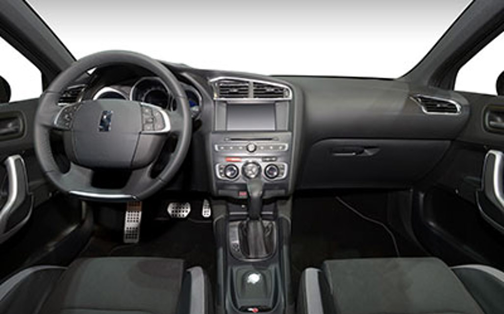 DS DS 4 CROSSBACK - Driven Car Guide